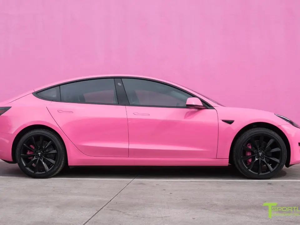 Project Pinky: de eerste roze Tesla Model 3 ter wereld