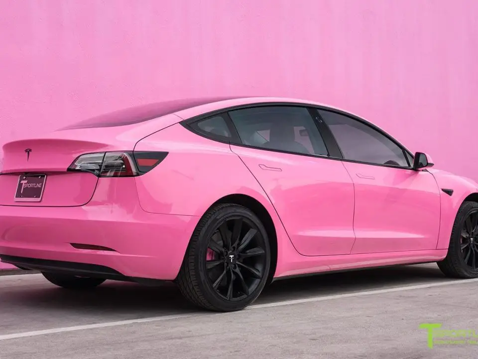 Project Pinky: de eerste roze Tesla Model 3 ter wereld