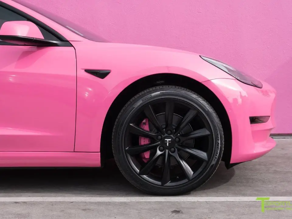 Project Pinky: de eerste roze Tesla Model 3 ter wereld