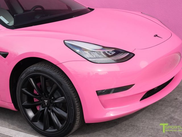 Project Pinky: de eerste roze Tesla Model 3 ter wereld