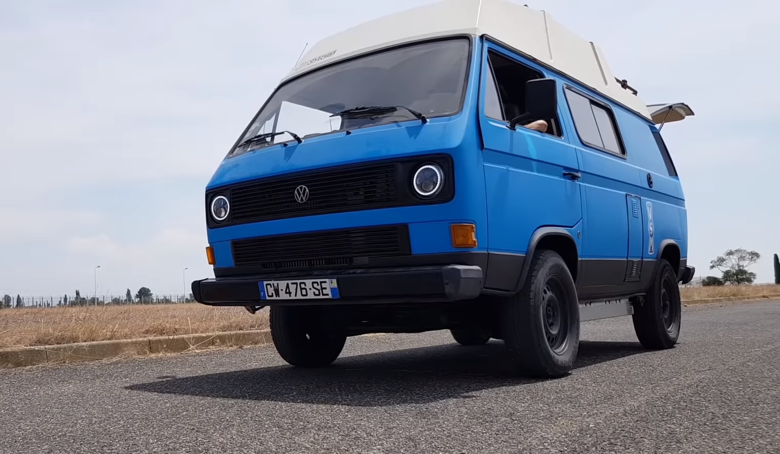 Deze Volkswagen Transporter T3 heeft een Tesla-aandrijflijn