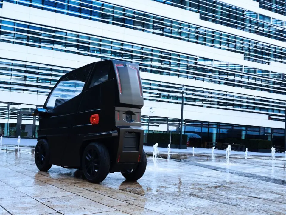 Dit elektrische iEV-autootje kost slechts 4 mille