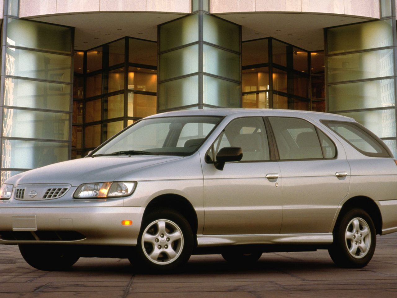 EV’s van Toen: 1997 Nissan Altra EV - ZERauto.nl