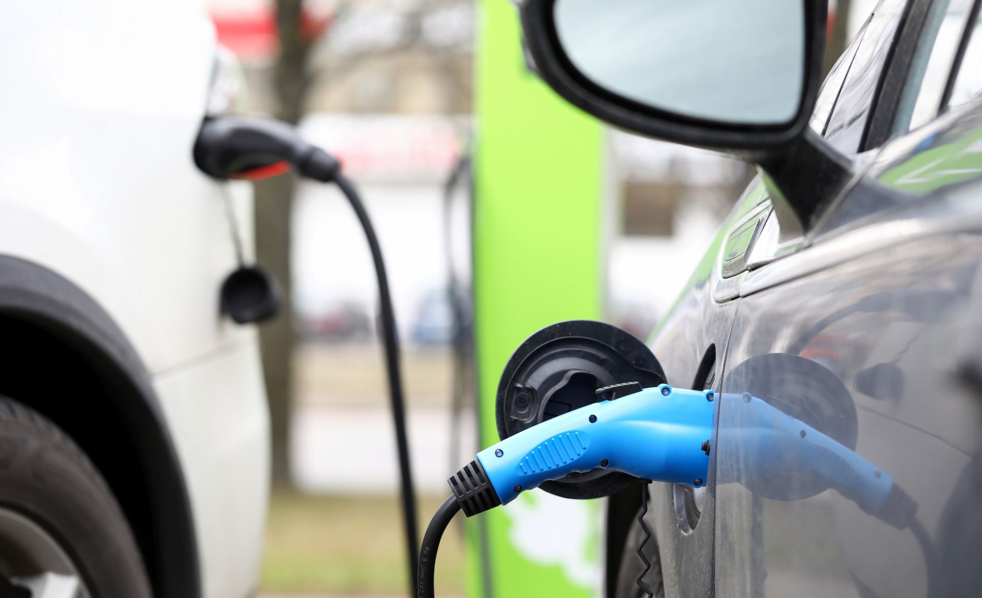 Hybride of volledig elektrisch rijden? - ZERauto.nl